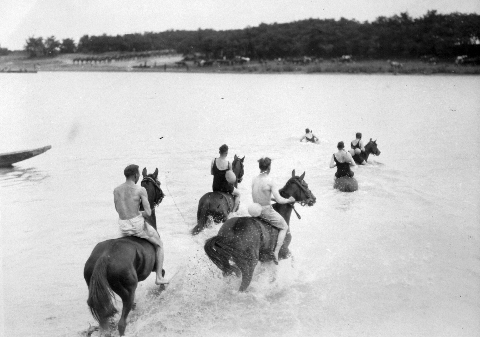 How to Ride Bareback Without Losing Balance – saddlesociety.com